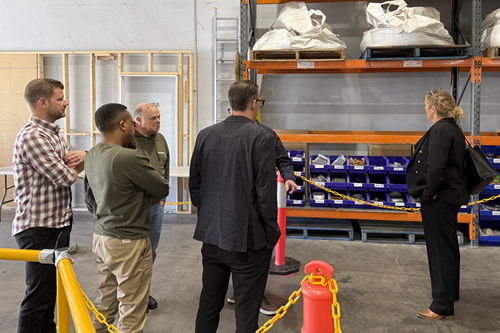 Improve your warehouse management | Guides and white papers